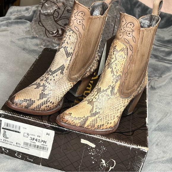 Cuadra | Shoes | Cuadra Python Ret Bel Plunge Natural Womans Boots Nwt ...